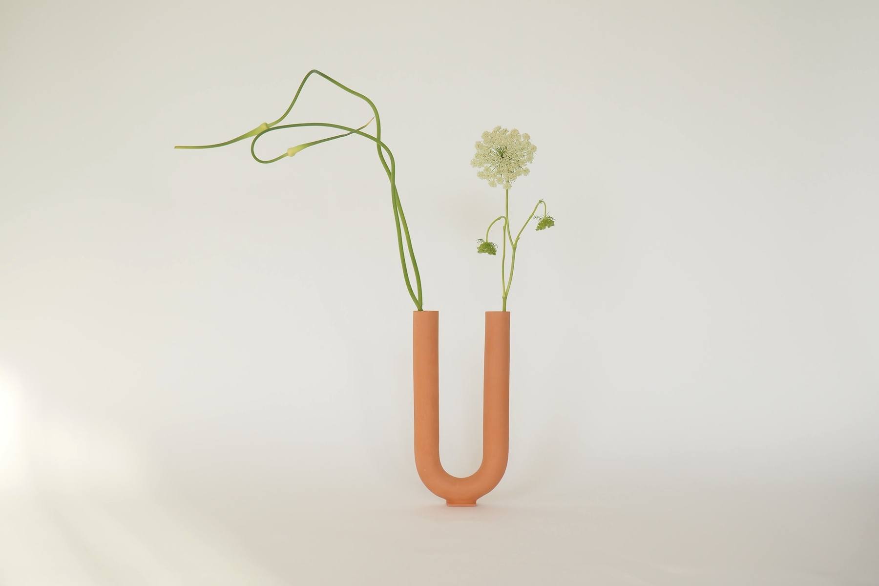 Valeria Vasi, Artistic Expression In Geometric Vases - IGNANT