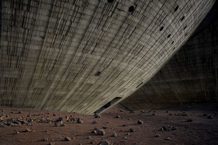 Tony Toscani Paints Modern Lethargy - IGNANT