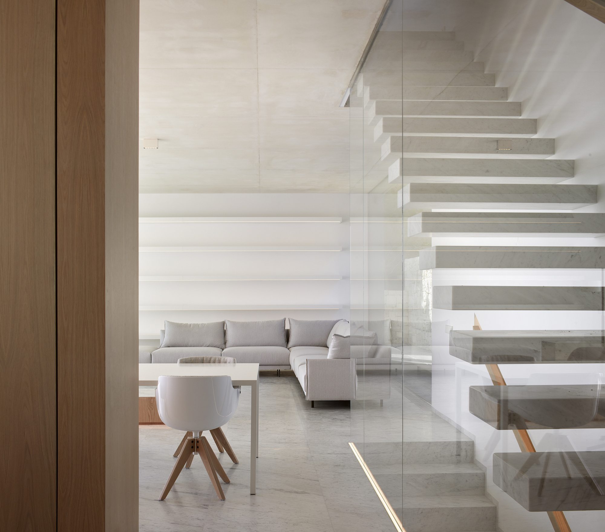 Ramón Esteve Estudio’s Oslo House Overlooking The Spanish Mountains ...