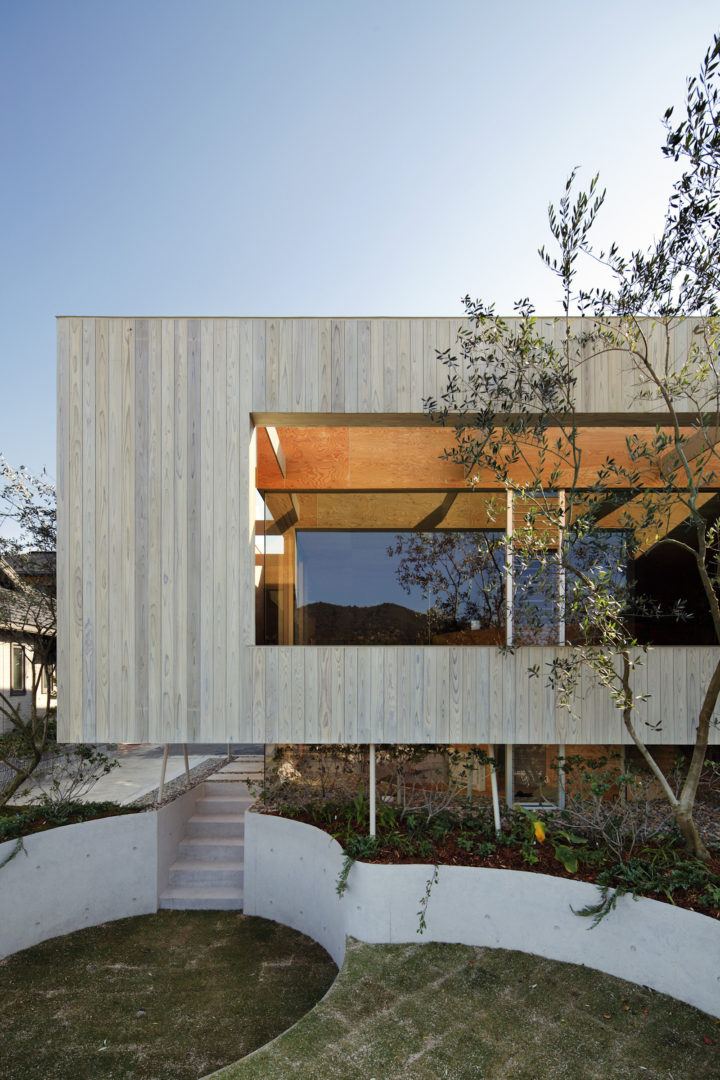 A Circular Shaped Japanese Home By UID Architects - IGNANT