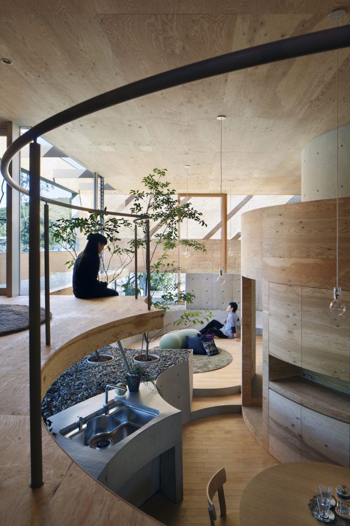 A Circular Shaped Japanese Home By UID Architects - IGNANT