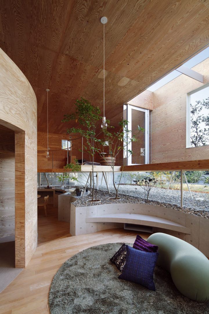 A Circular Shaped Japanese Home By UID Architects - IGNANT