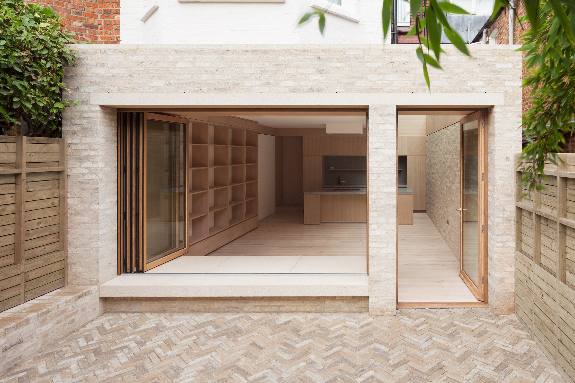 Erbar Mattes’ Light Wood Renovation Of An Edwardian Terrace In London ...