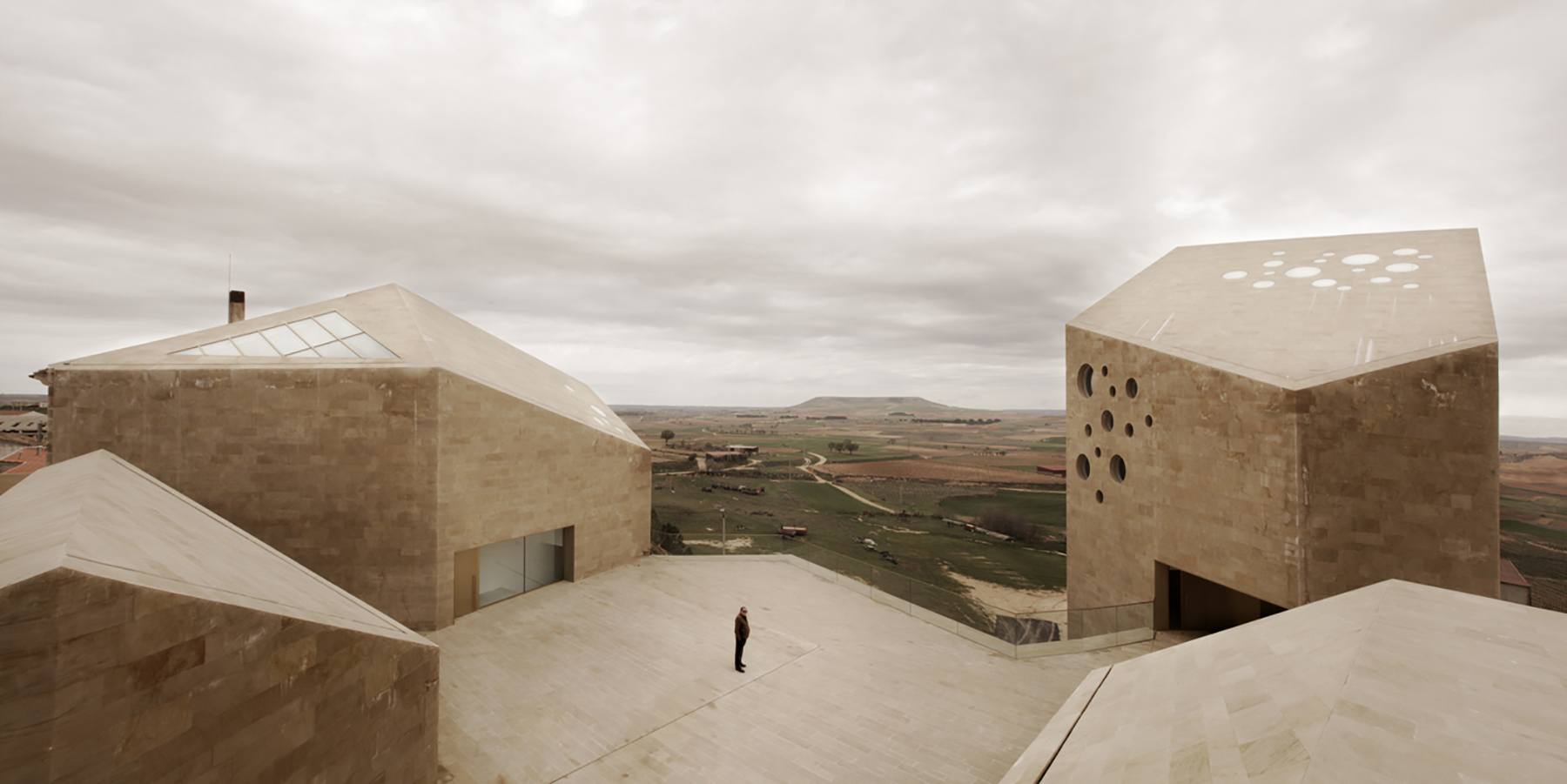 Arquitecto Fuzio Bari Italia Barozzi Veiga Completes Extension To Fine