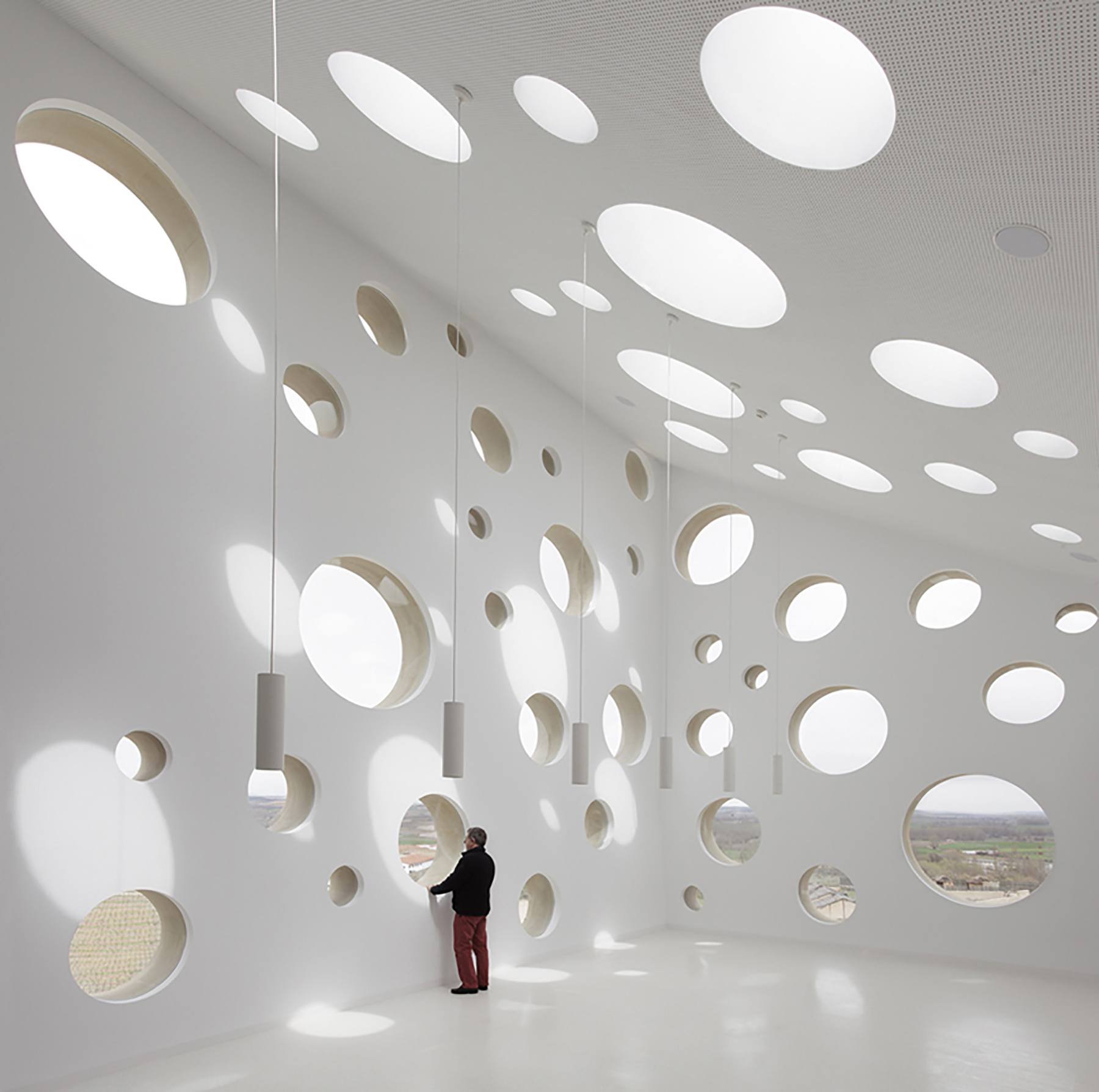 Estudio Barozzi Veiga’s Monumental Building Is A "Sensorial Invocation ...