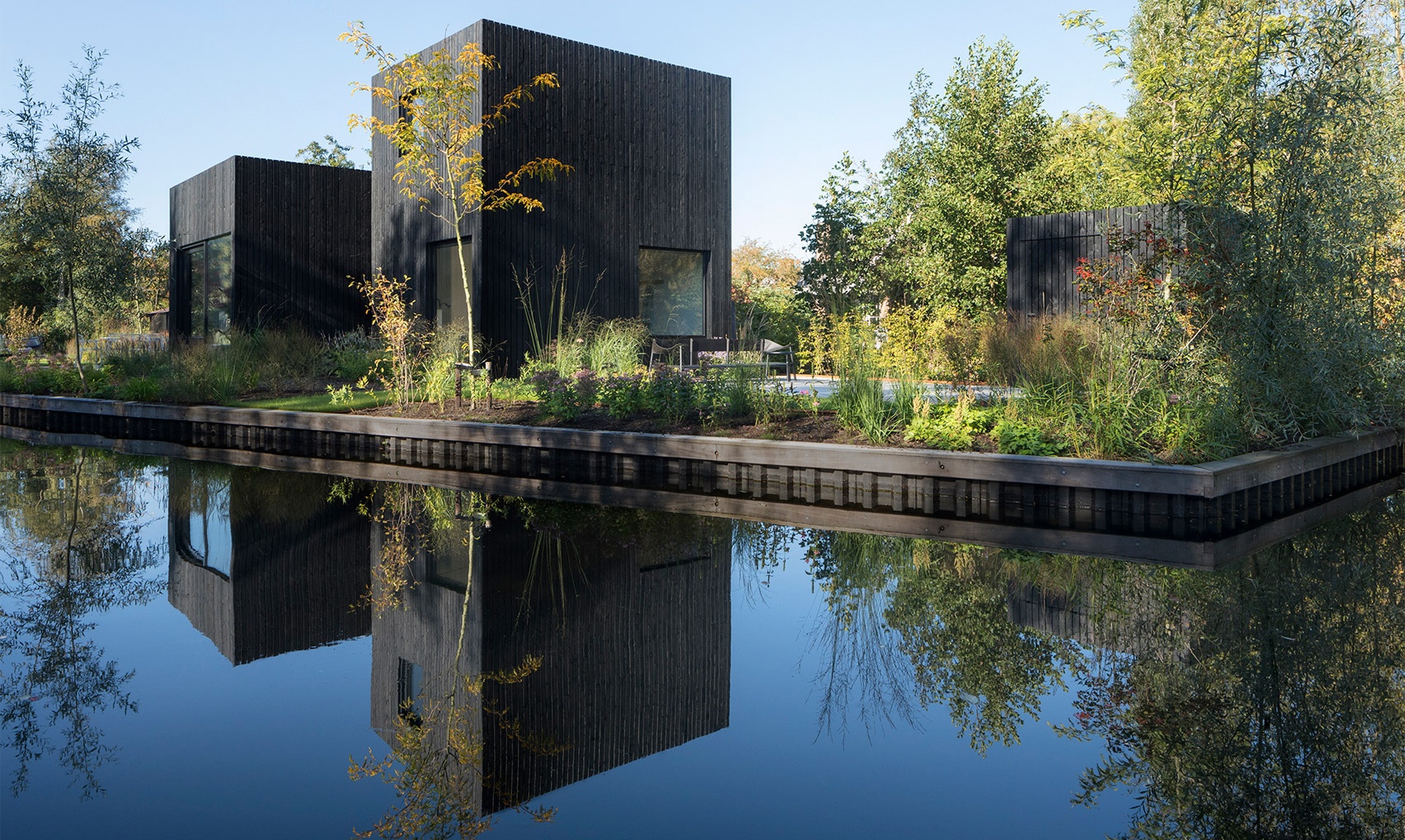 This Tiny Dutch Holiday Home “Leaves A Strong Impression” - IGNANT