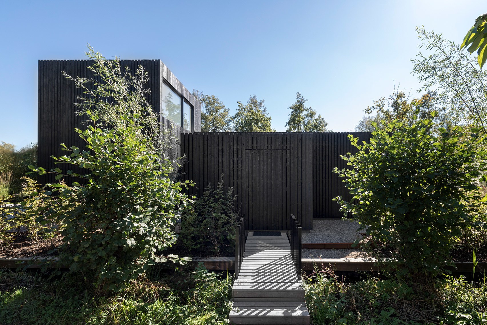 This Tiny Dutch Holiday Home “Leaves A Strong Impression” - IGNANT