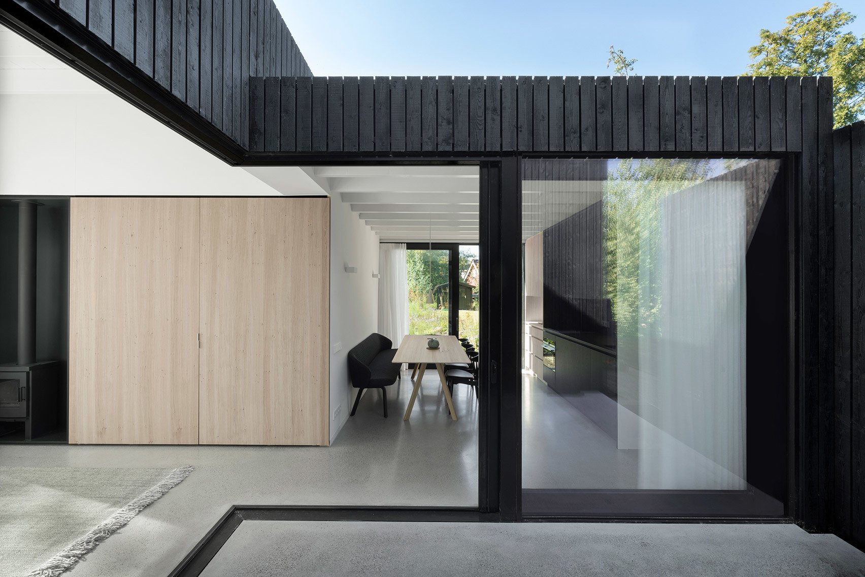 This Tiny Dutch Holiday Home “Leaves A Strong Impression” - IGNANT