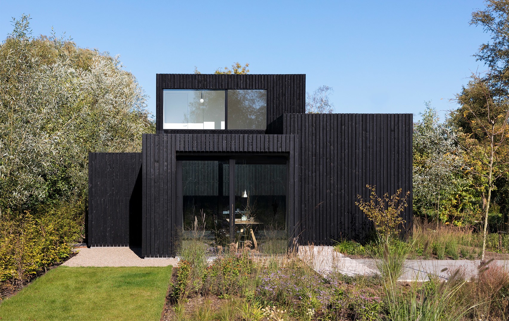 This Tiny Dutch Holiday Home “Leaves A Strong Impression” - IGNANT