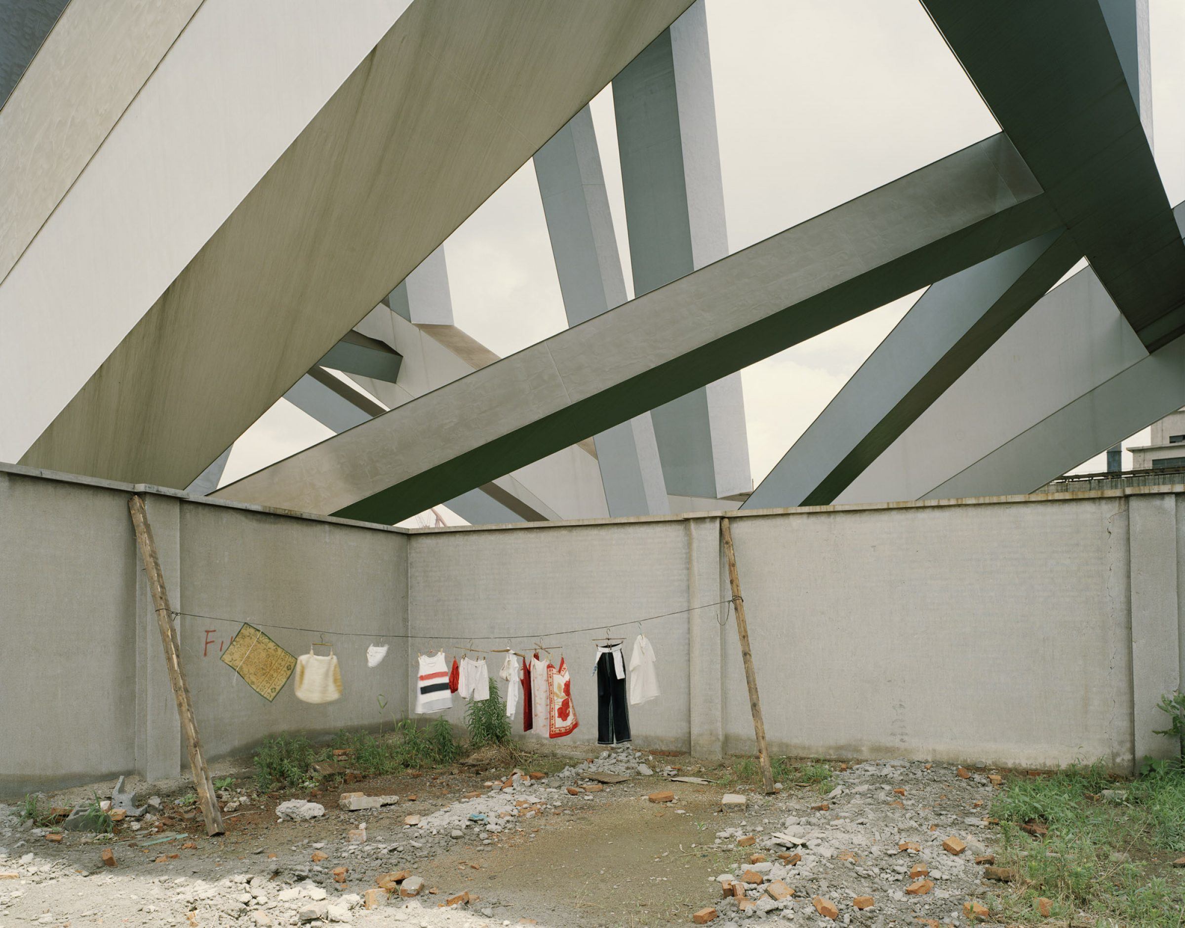Nadav Kander Photographs The Yangtze River, A Watercourse Under Major ...