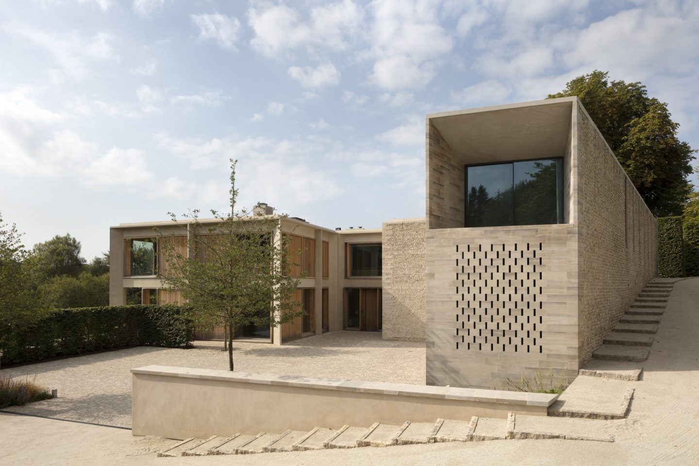 Hampshire House, An Exemplary Piece Of Architecture In The English ...