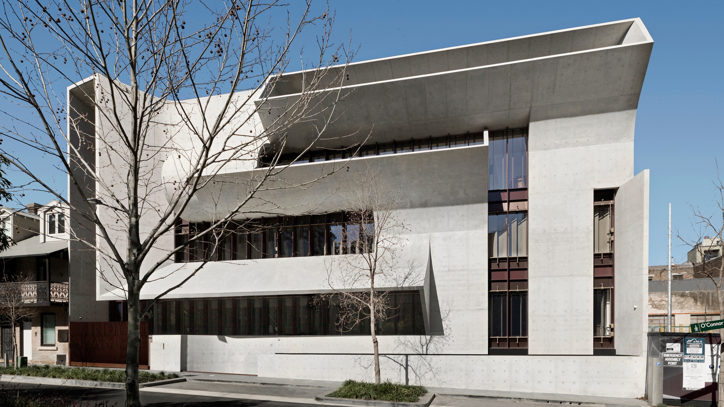 Izabelin House by REFORM - IGNANT