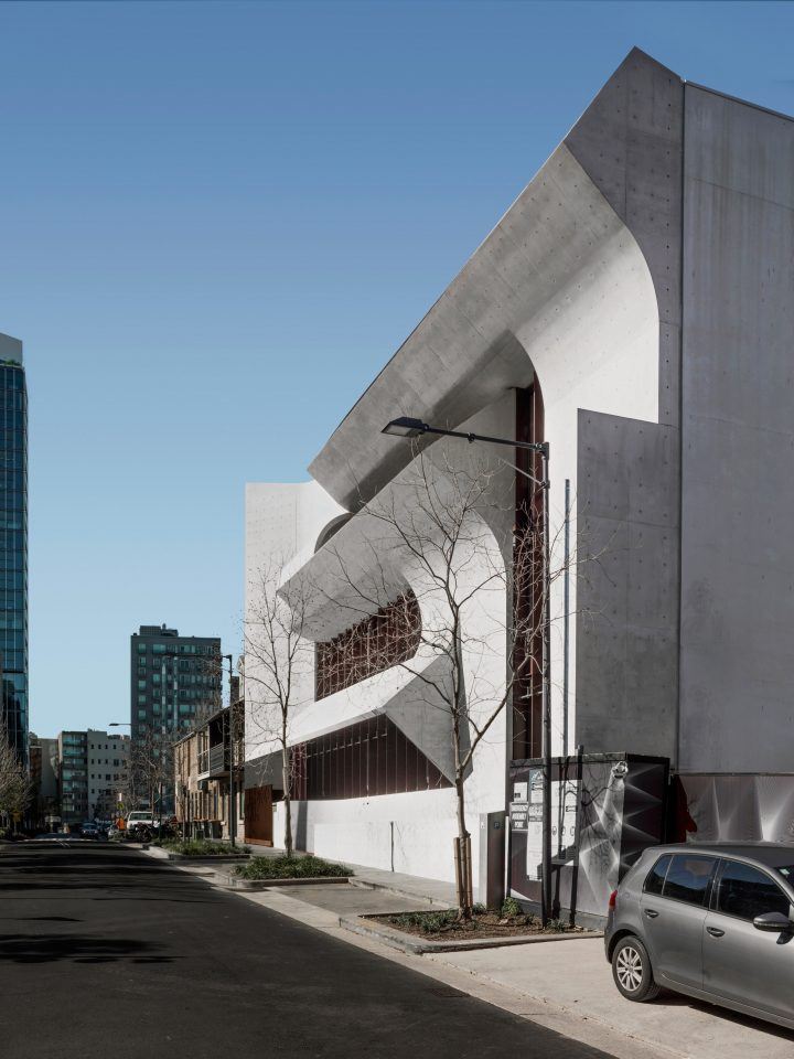 Indigo Slam Is An Architectural “Piece Of Sculpture To Be Lived In” In ...