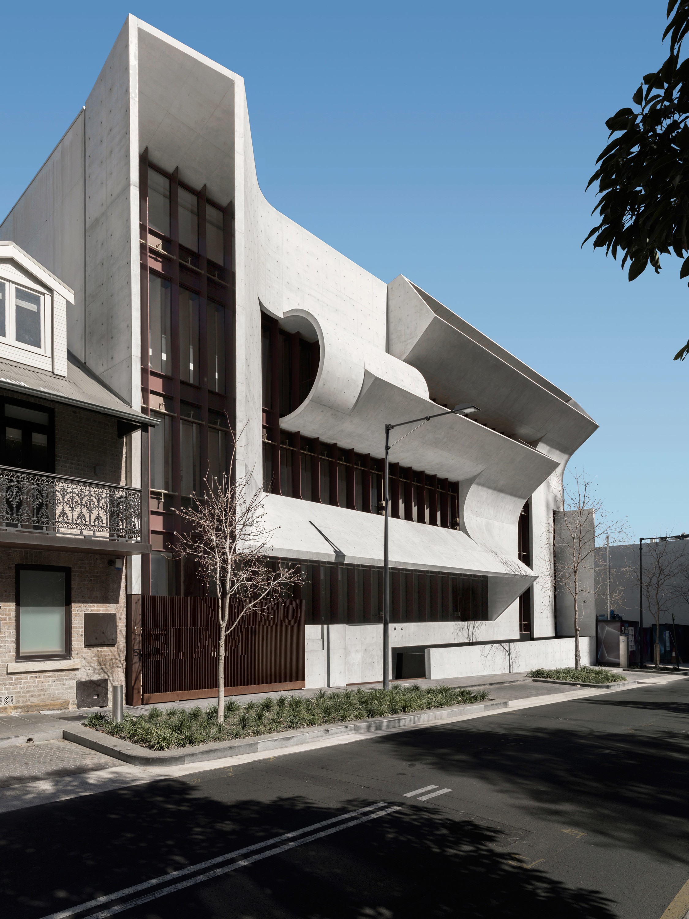 Indigo Slam Is An Architectural “Piece Of Sculpture To Be Lived In” In ...