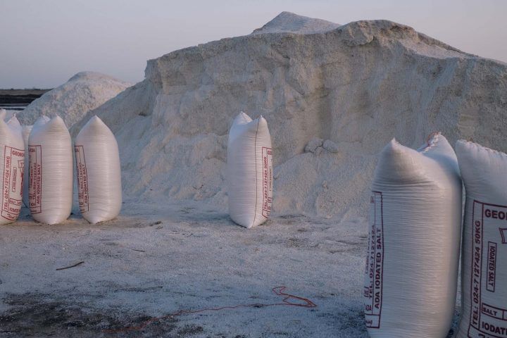Salt Winning In The Songor Lagoon: Adrian Morris Photographs The ...