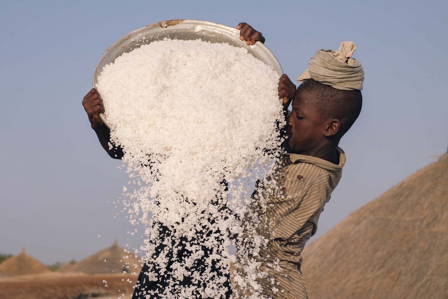 Salt Winning In The Songor Lagoon: Adrian Morris Photographs The ...