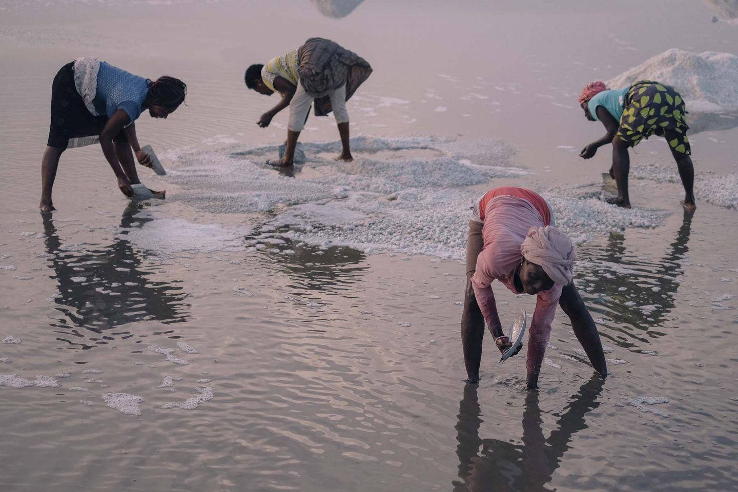 Salt Winning In The Songor Lagoon: Adrian Morris Photographs The ...