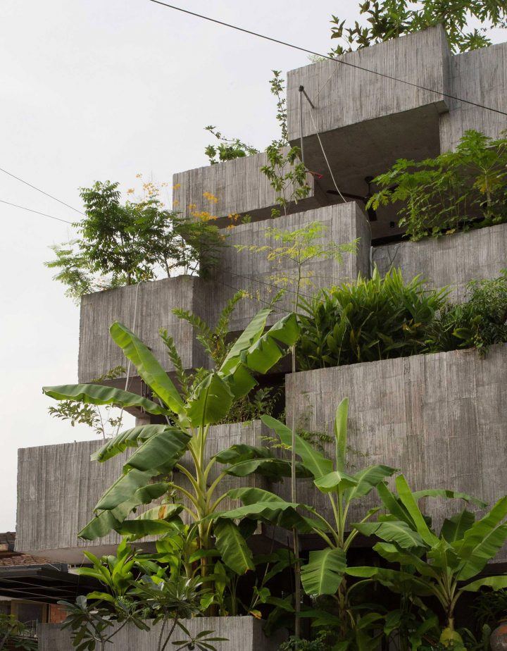 This Cascading Planter Box House In Kuala Lumpur “Celebrates ...