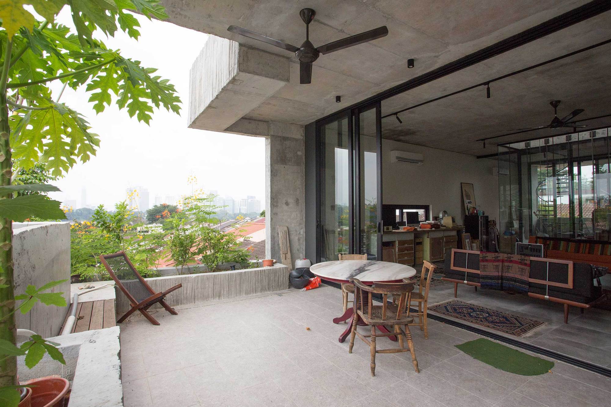 This Cascading Planter Box House In Kuala Lumpur “Celebrates ...