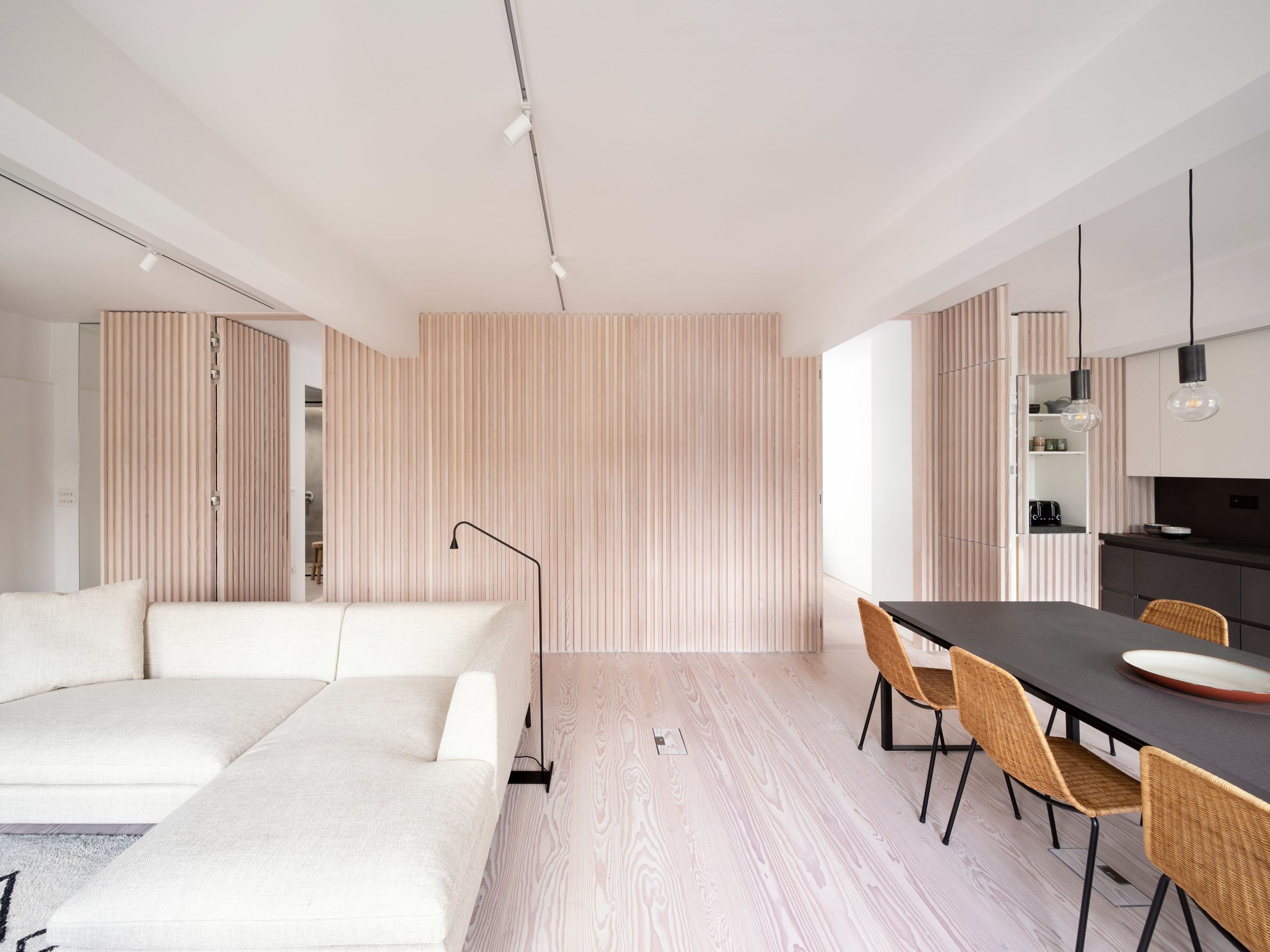 This Pared-Back London Apartment Enables Modern Living In A Modest ...