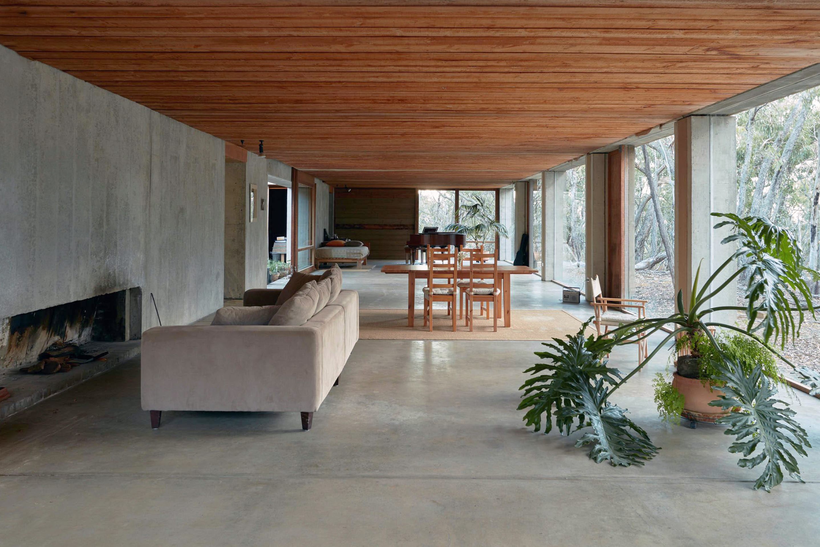 Materials Age Gracefully In The Home Of Australian Architect Paul Couch ...
