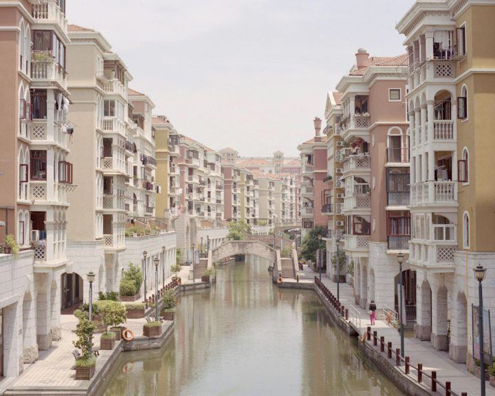 In China, Cian Oba-Smith Photographs The Copycat Towns That Replicate ...