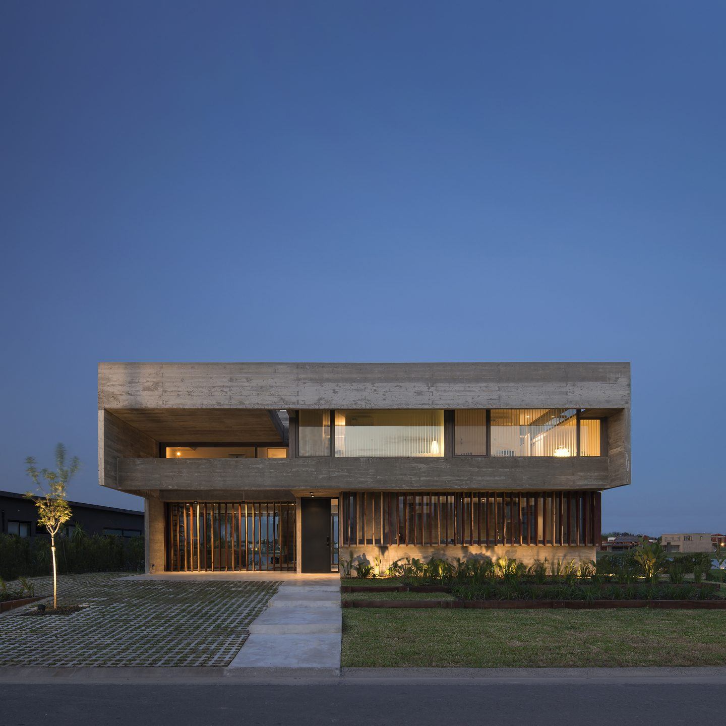 Luciano Kruk’s Latest Clean-Lined Concrete Home Overlooks A Lagoon In ...
