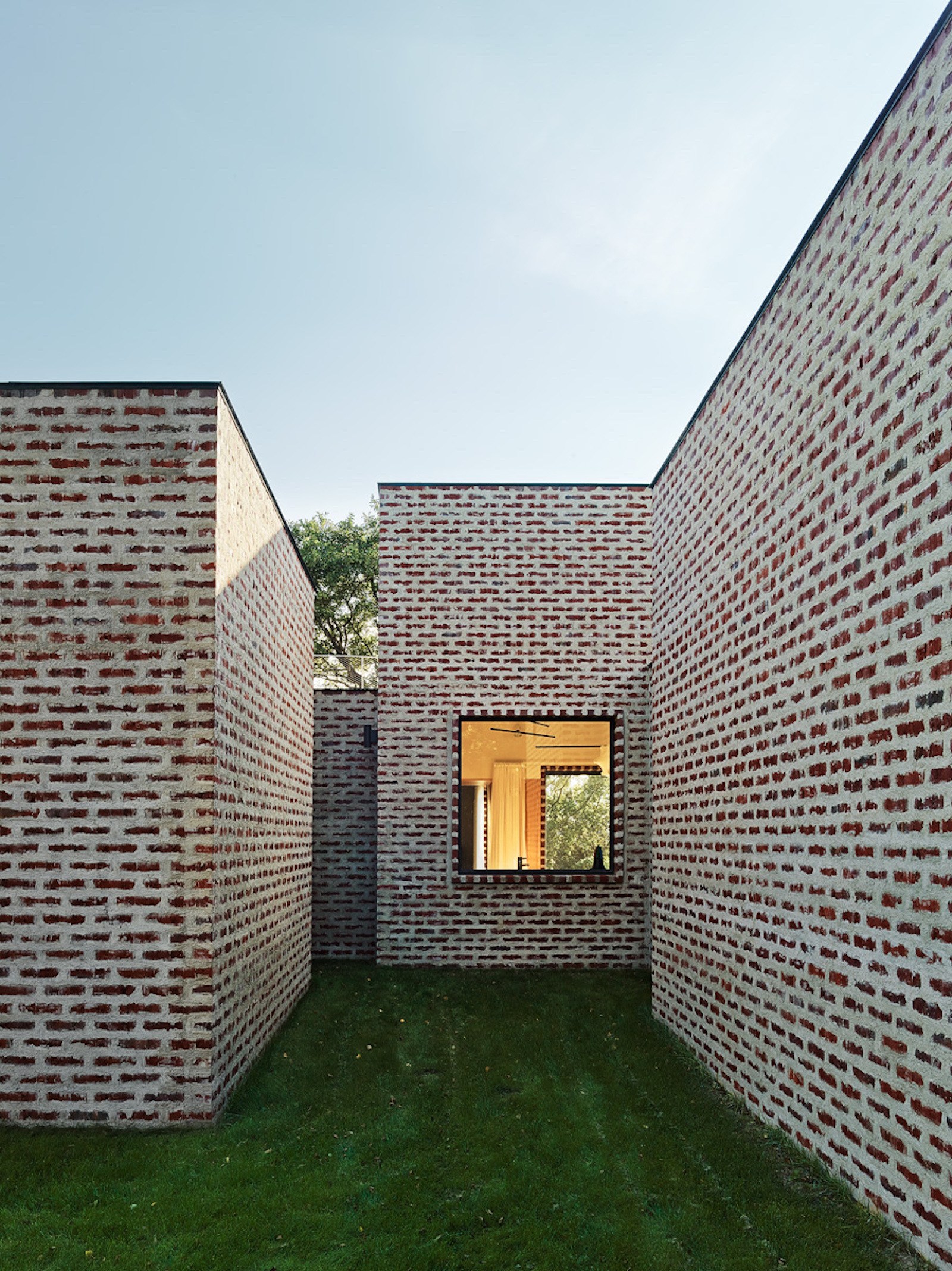 Tham & Videgård Designs A Home Around A Picturesque Creek In Sweden ...