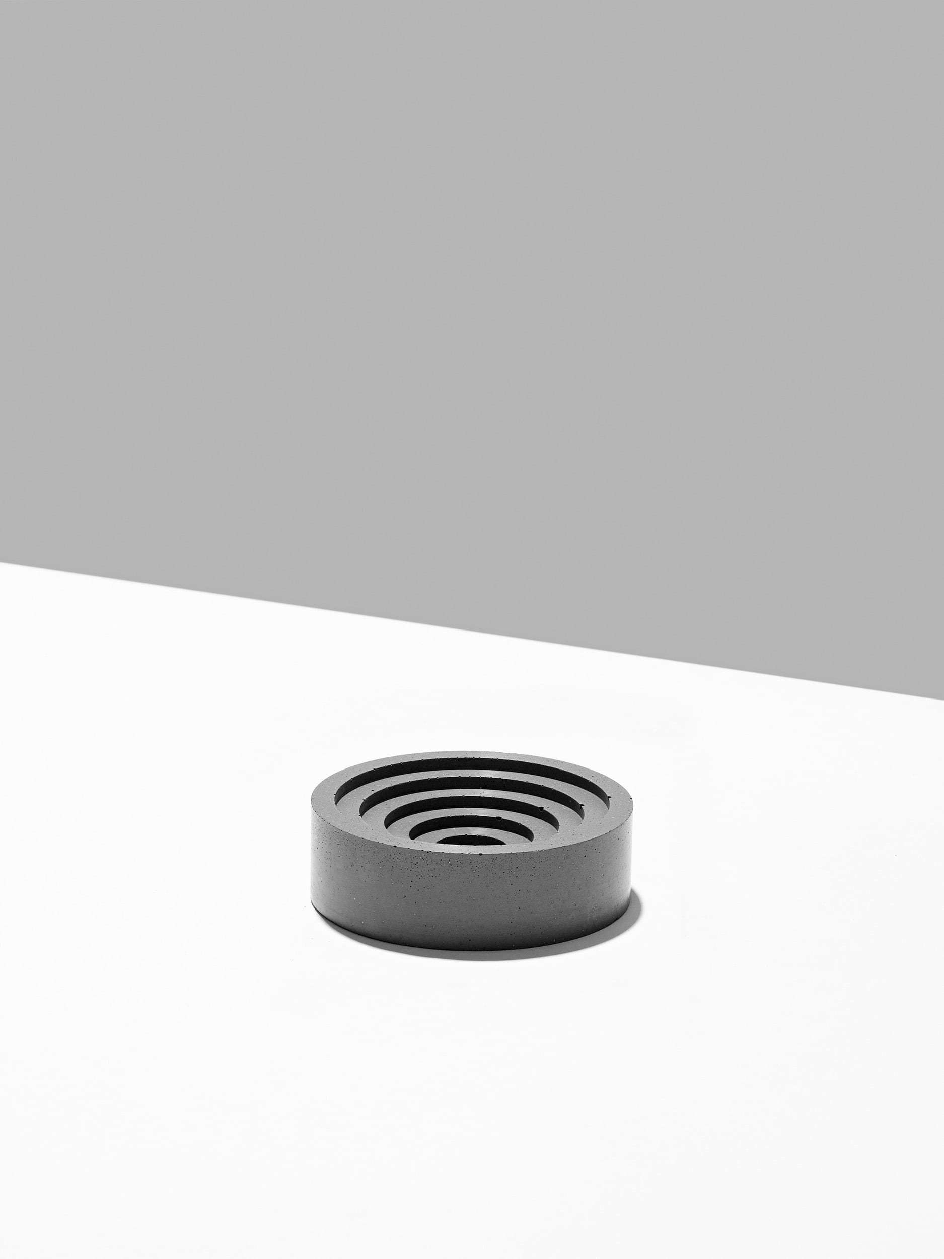 Klemens Schillinger’s Concrete Tabletop Pieces, A Minimal Way To ...