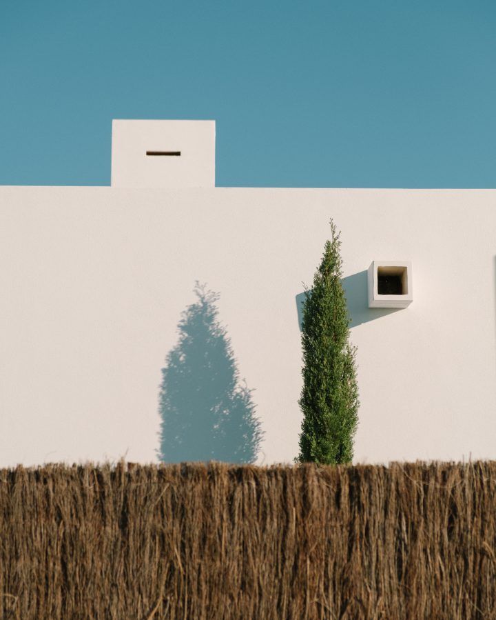 Clemente Vergara’s Photography Celebrates Minimalism, Geometry, And ...