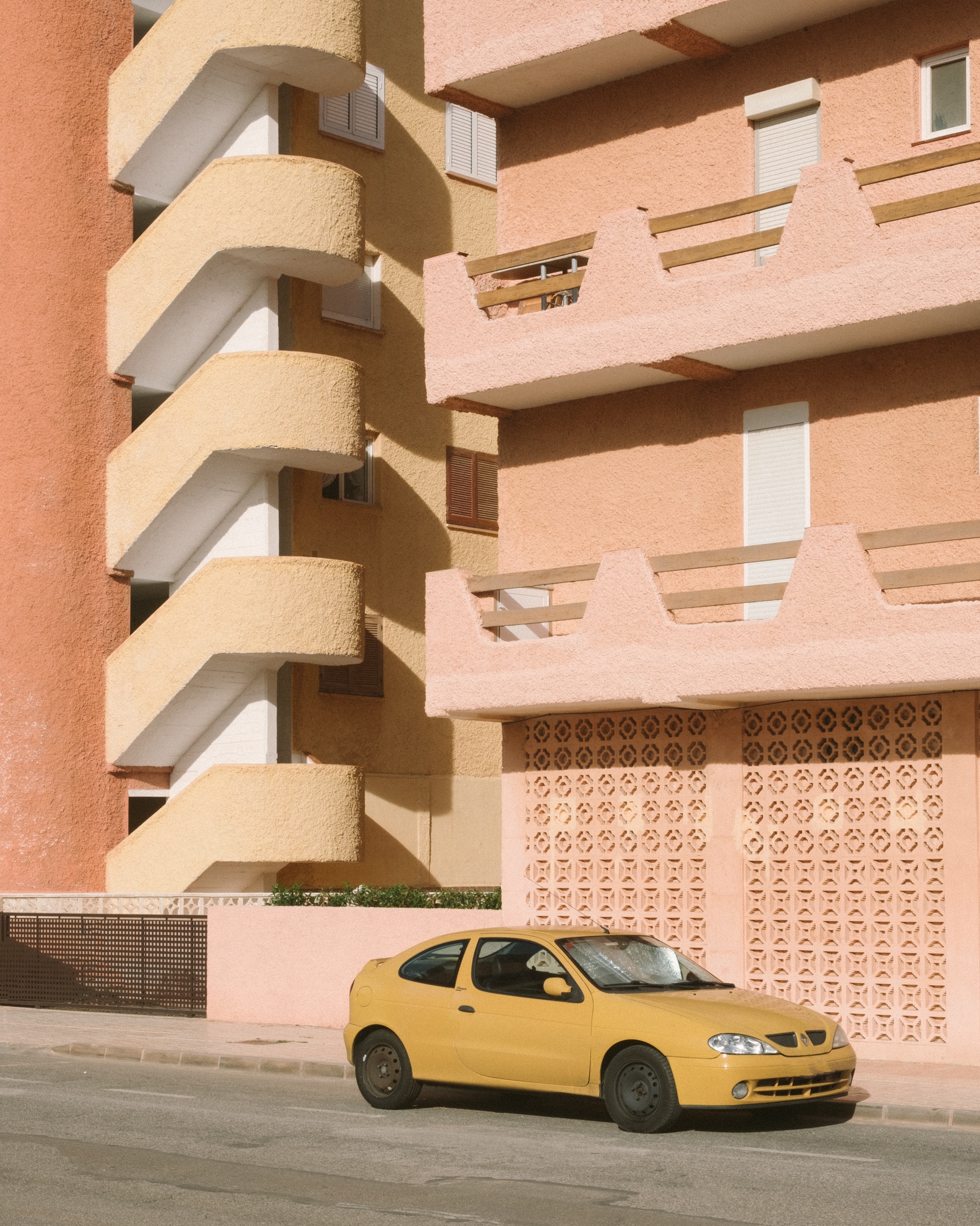Clemente Vergara’s Photography Celebrates Minimalism, Geometry, And ...