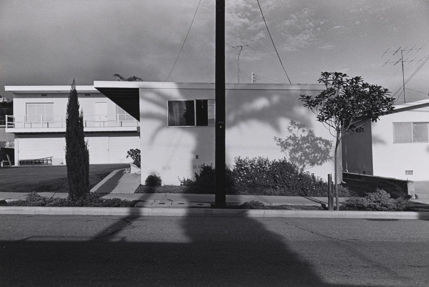 The Photography Of Henry Wessel Reminds Us To Stop, Observe, And ...