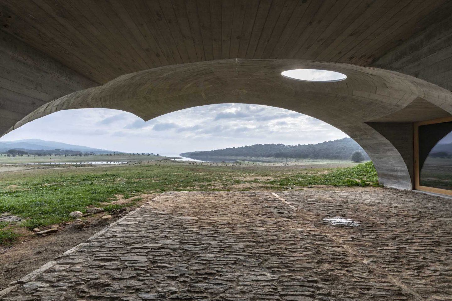 An Irregular Dome Shaped Like A Tidal Wave Marks This House In Monsaraz ...