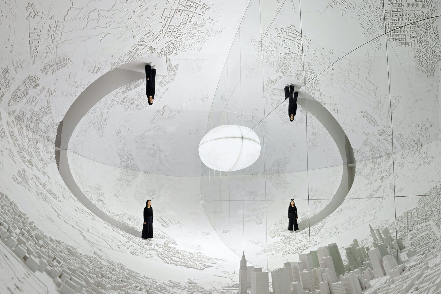 Miroir by Fabienne Rivory - IGNANT