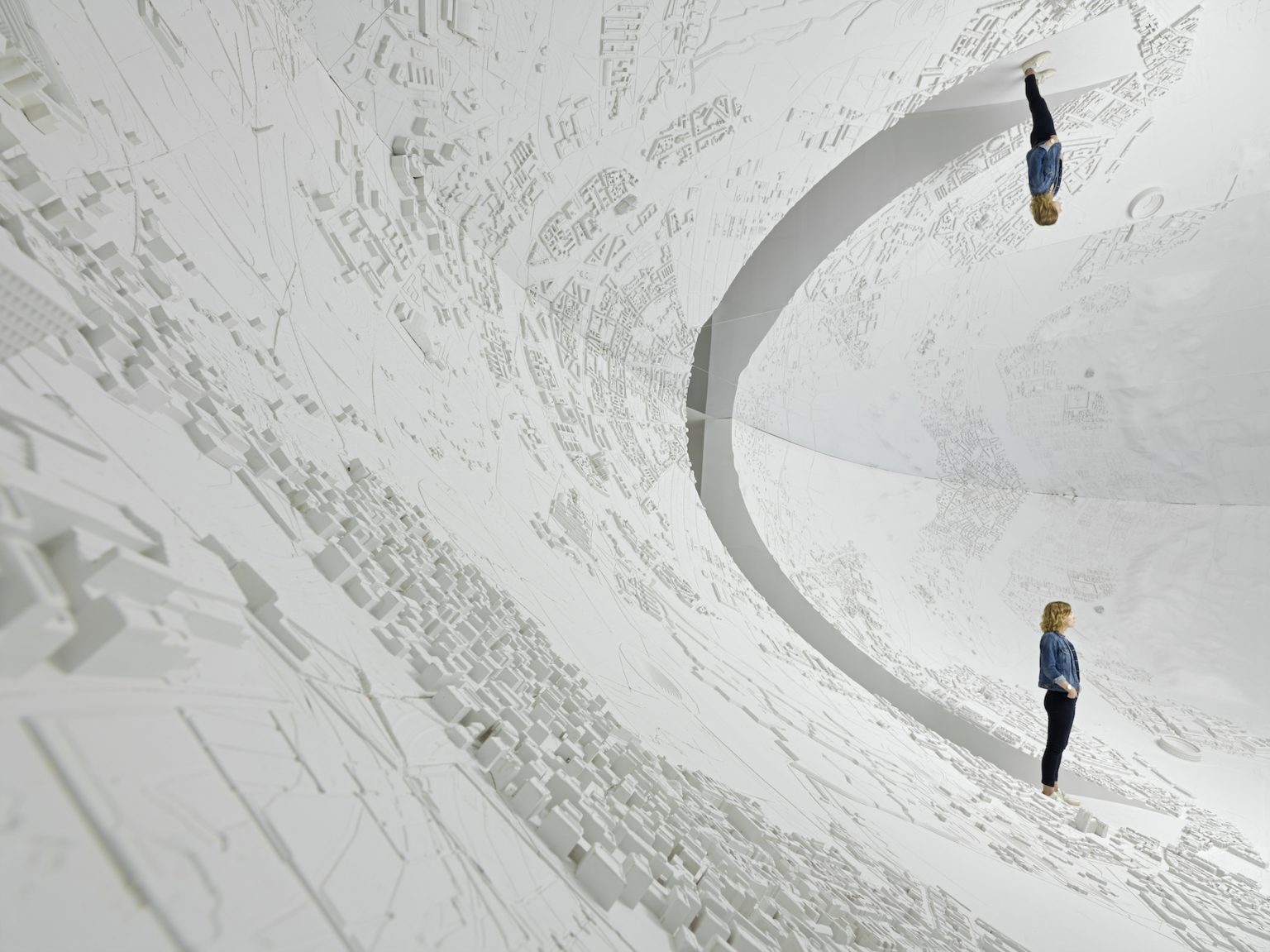 In The Immersive Installation Memory Palace, Es Devlin Reminds Us Of ...