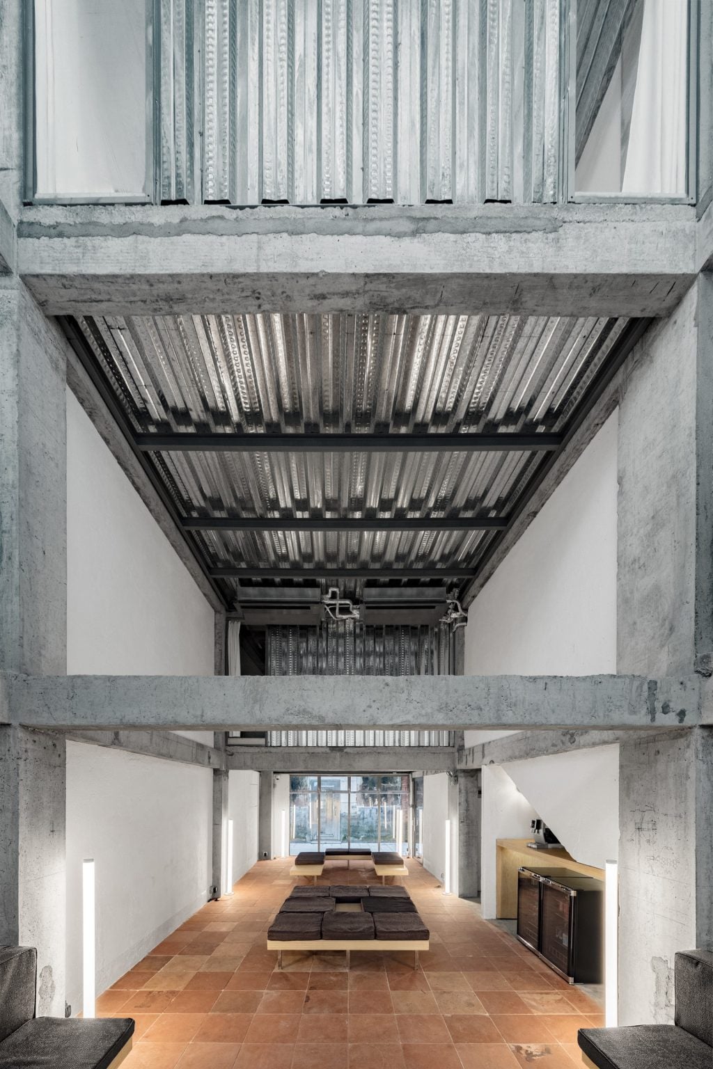 Stark Minimalism And Industrial Elegance Coexist At Hotel Far & Near ...