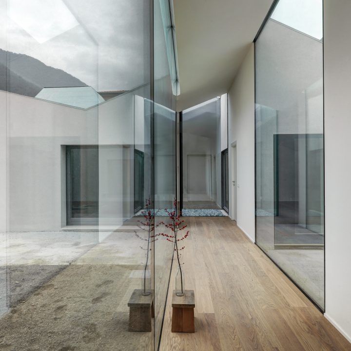 The Design And Character Of Wiggly House In Como Reflects The Essence ...