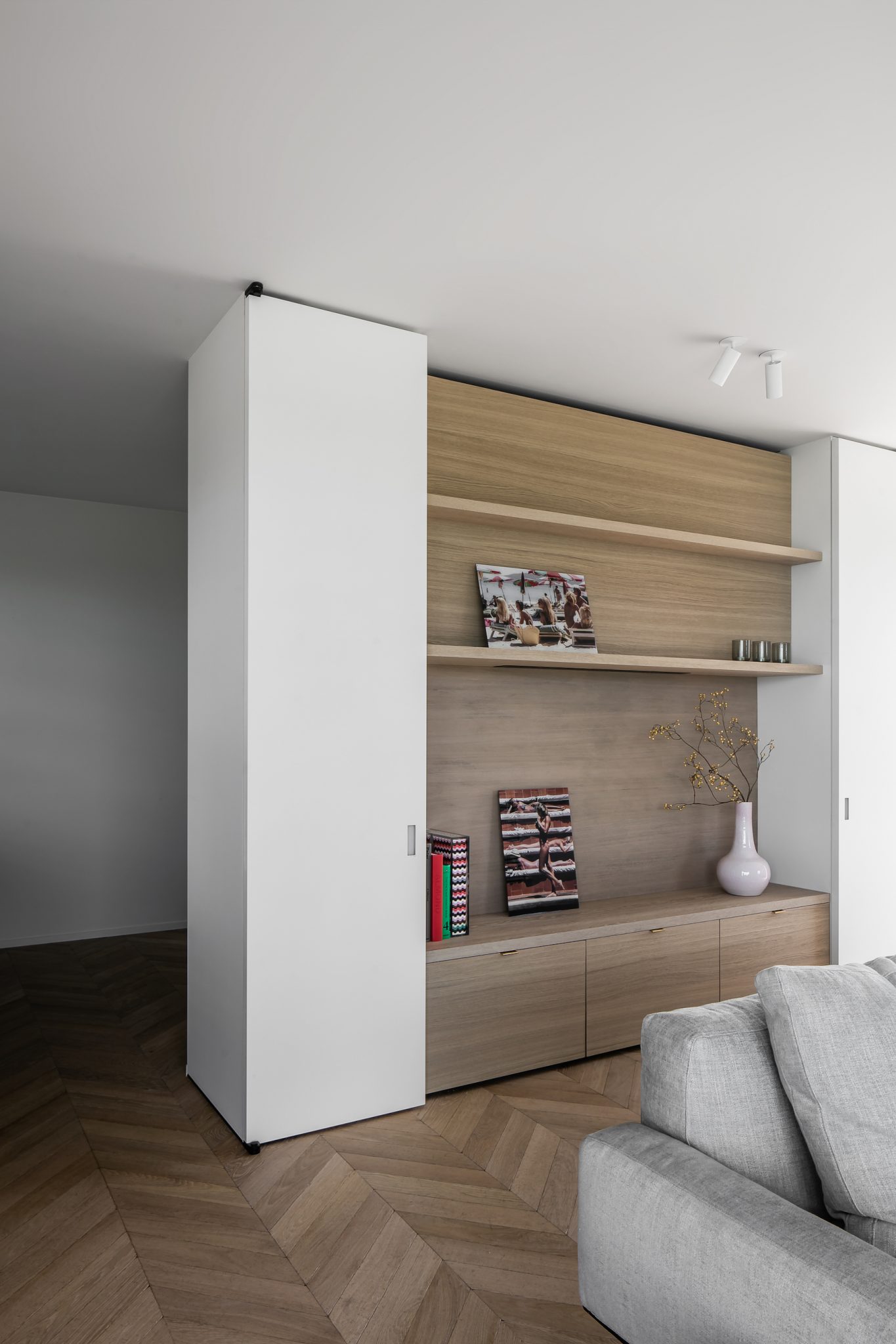 Bespoke Material Details Connect This Flemish Farmhouse To Its Rural ...