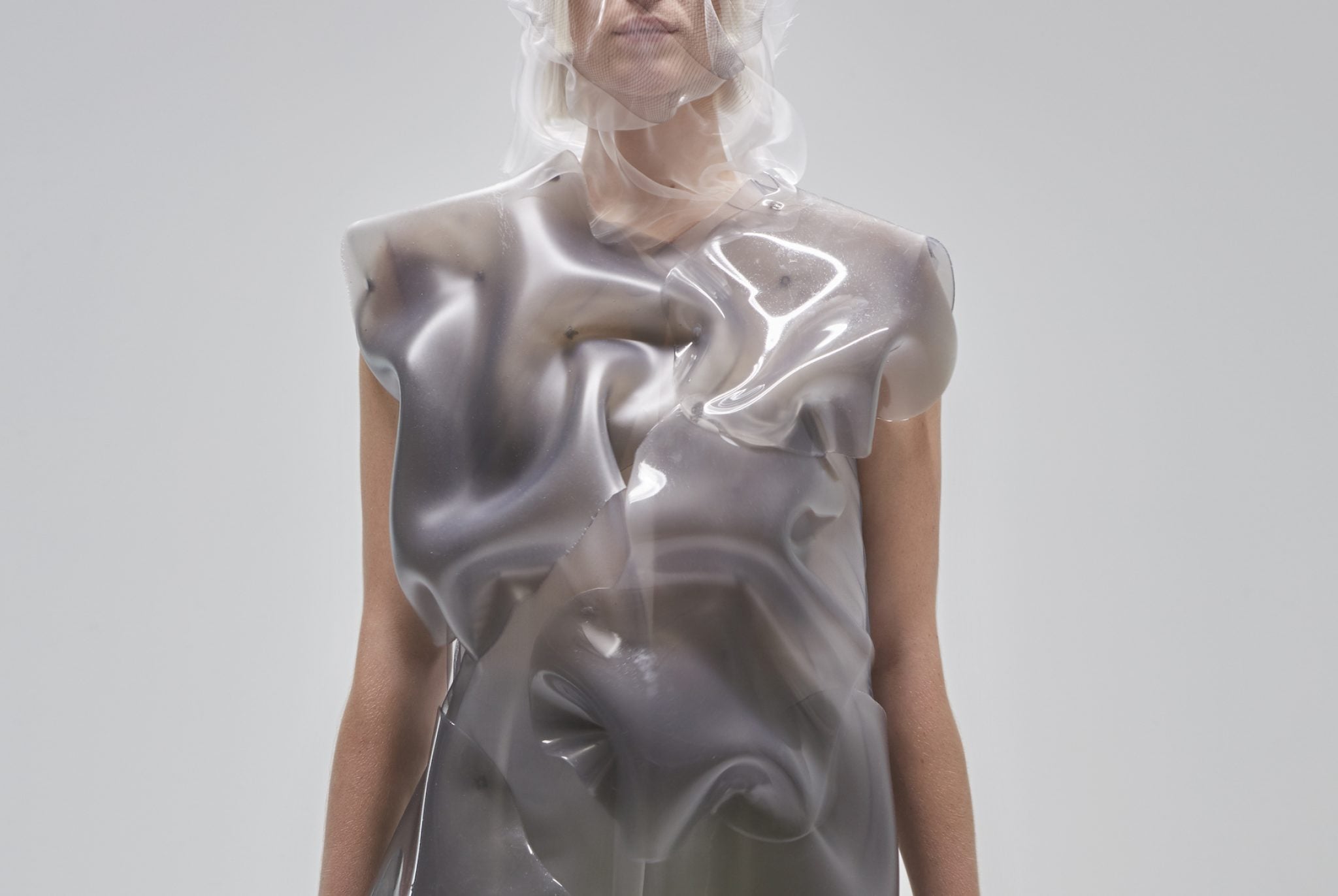 Designer Ying Gao Creates Robotic Clothing That Reacts To The Chromatic ...