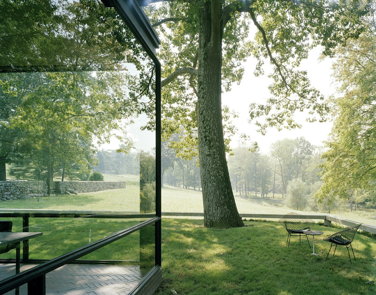Life In Philip Johnson’s The Glass House, An Icon Of Modernist ...