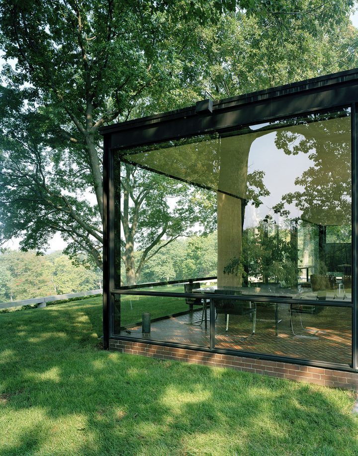 Life In Philip Johnson’s The Glass House, An Icon Of Modernist ...