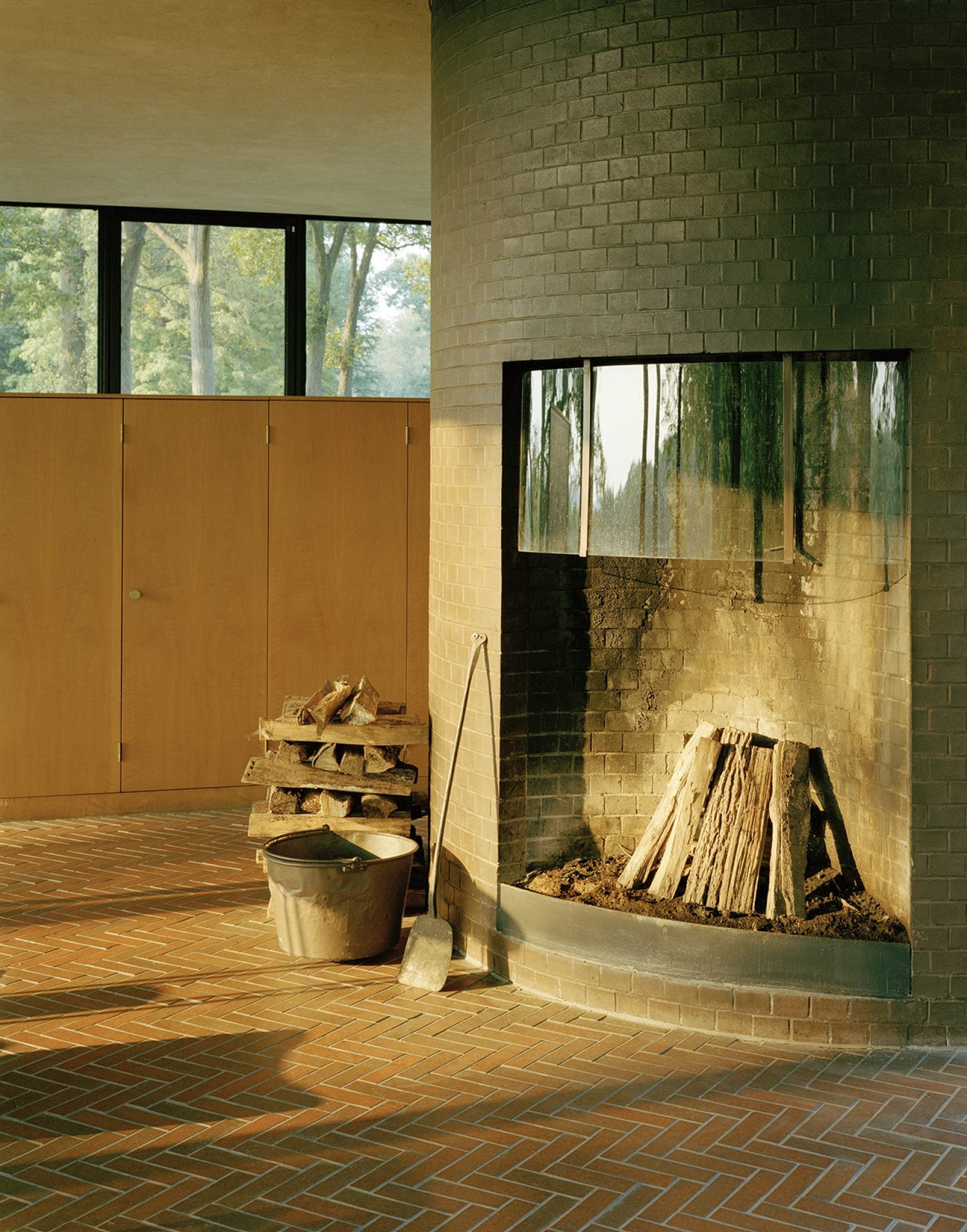 Life In Philip Johnson’s The Glass House, An Icon Of Modernist ...