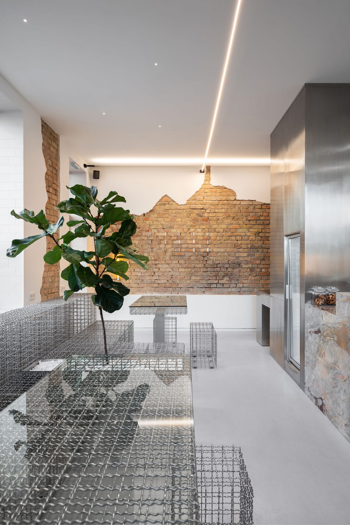 AKZ Architectura Transforms A Ground Floor Apartment Into An ...