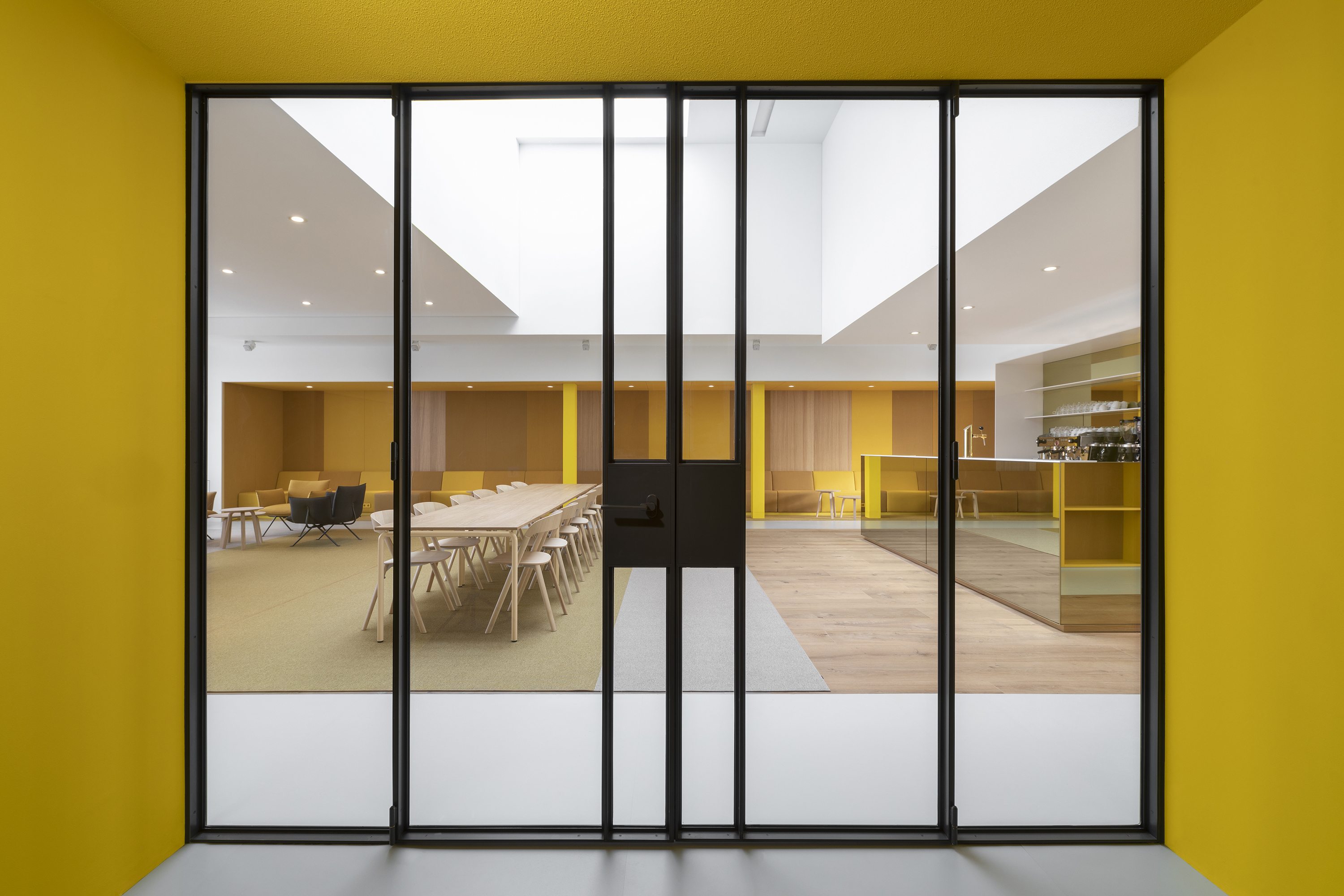 i29 Reinterprets Amsterdam’s Felix Meritis With Vivid Splashes Of Color ...