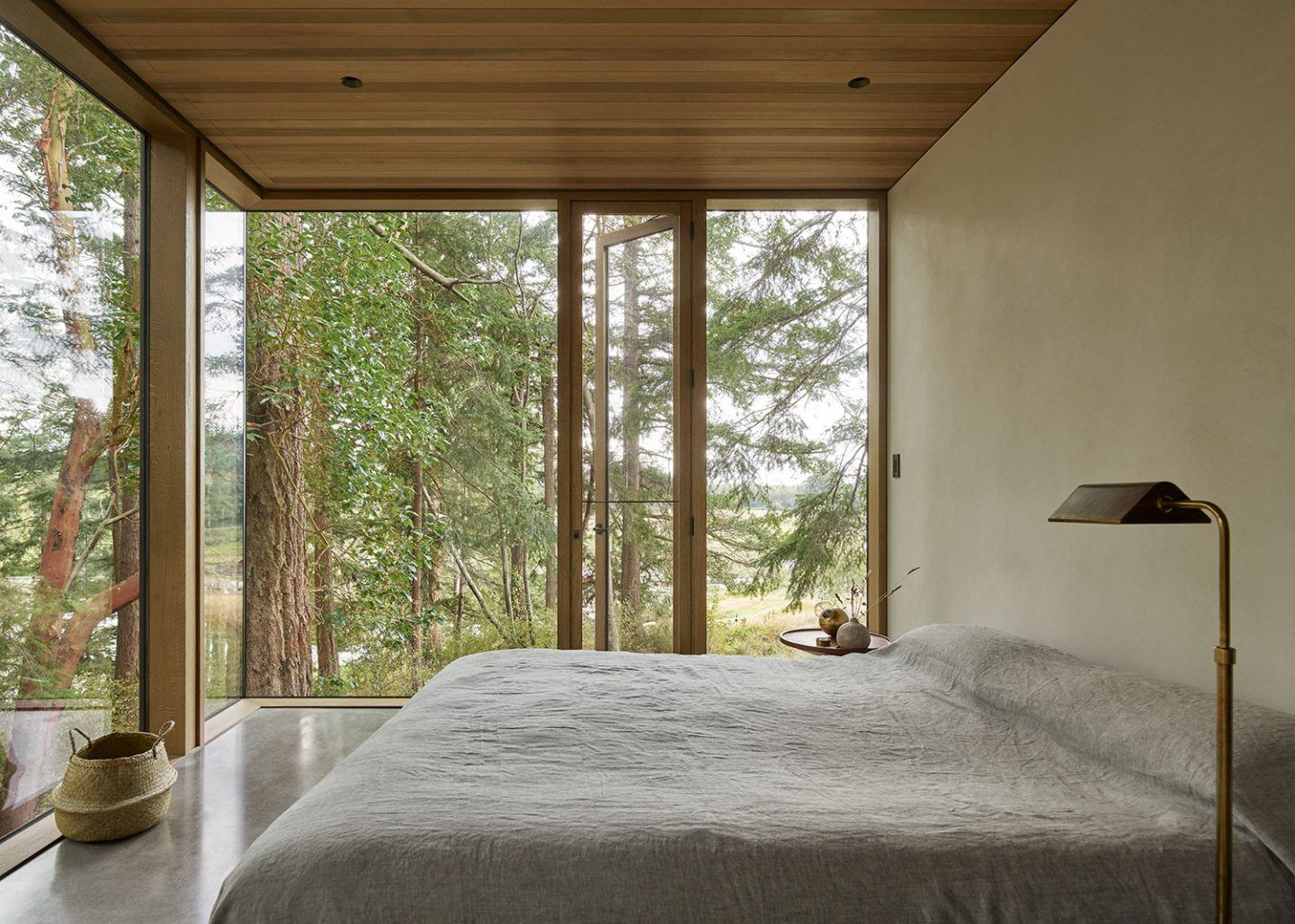 On Washington’s Whidbey Island, MWWorks Designs A Modern Farm Retreat ...