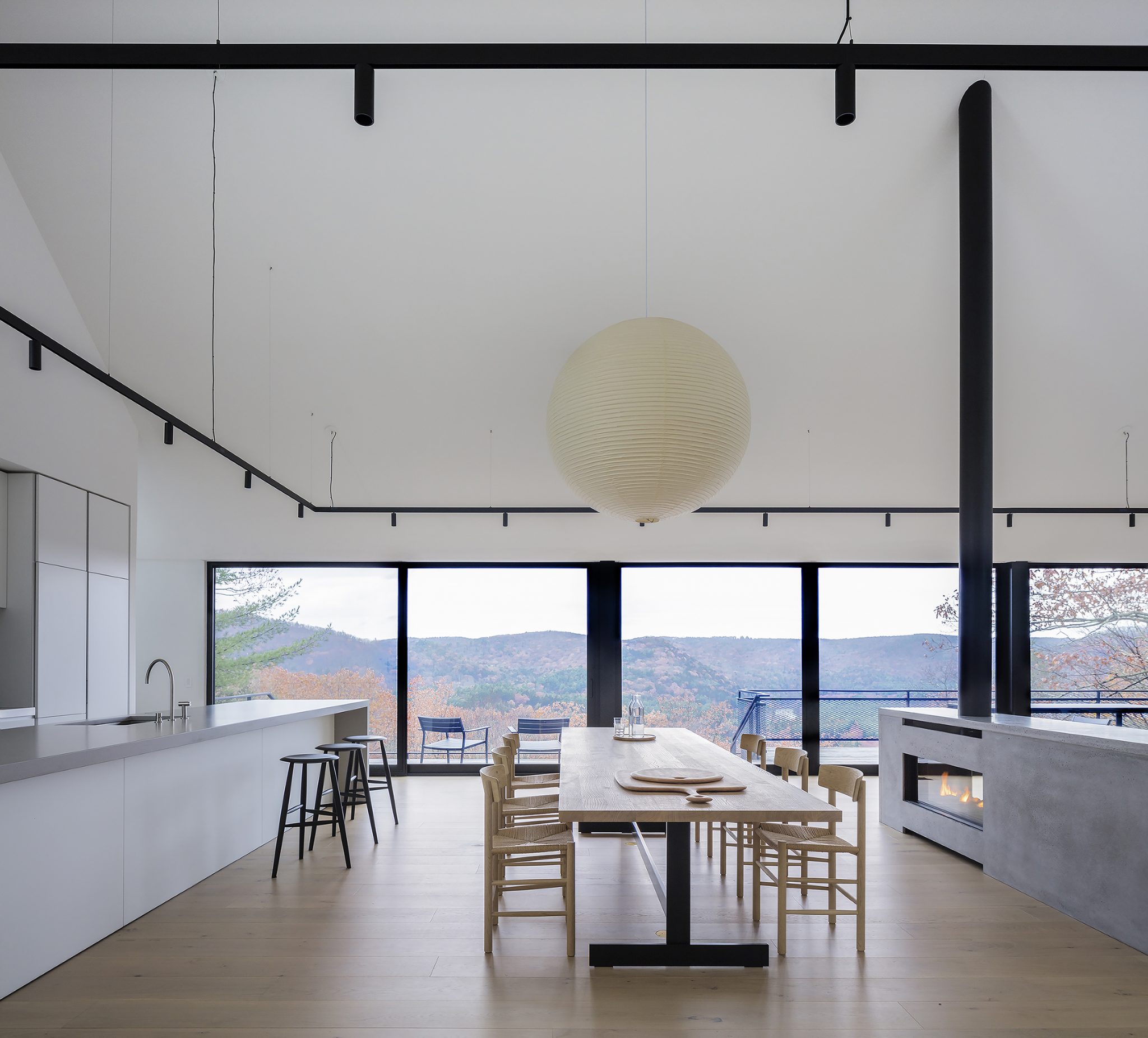 In Connecticut, Ledge House Makes The Most Of Its Stunning Forested ...