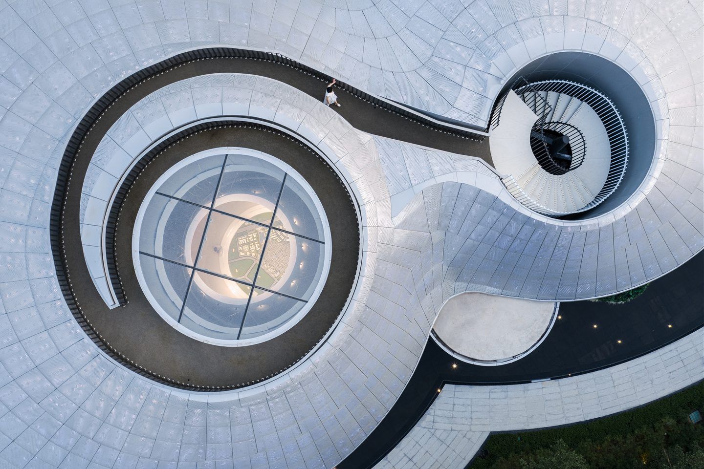 Wutopia Lab’s Striking Aluminium Mountain Is Architecturally Inspired ...