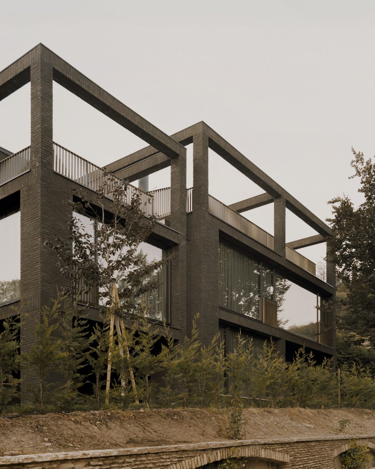 At PR House, Inside And Outside Blend Together In Simple But Dramatic ...