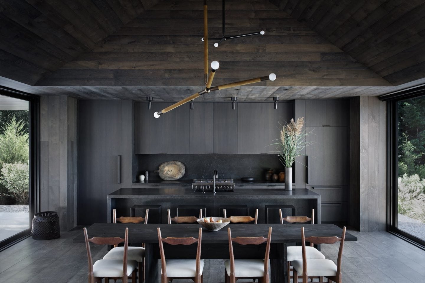 Adam Jordan’s Shagwong Residence Is A Sleek Waterfront Retreat In The ...