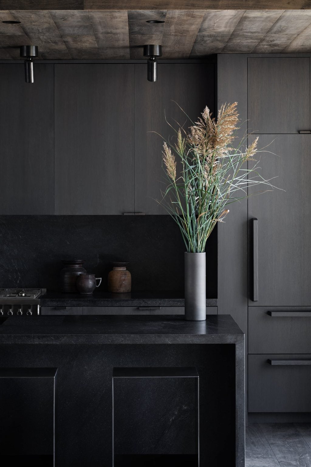Adam Jordan’s Shagwong Residence Is A Sleek Waterfront Retreat In The ...